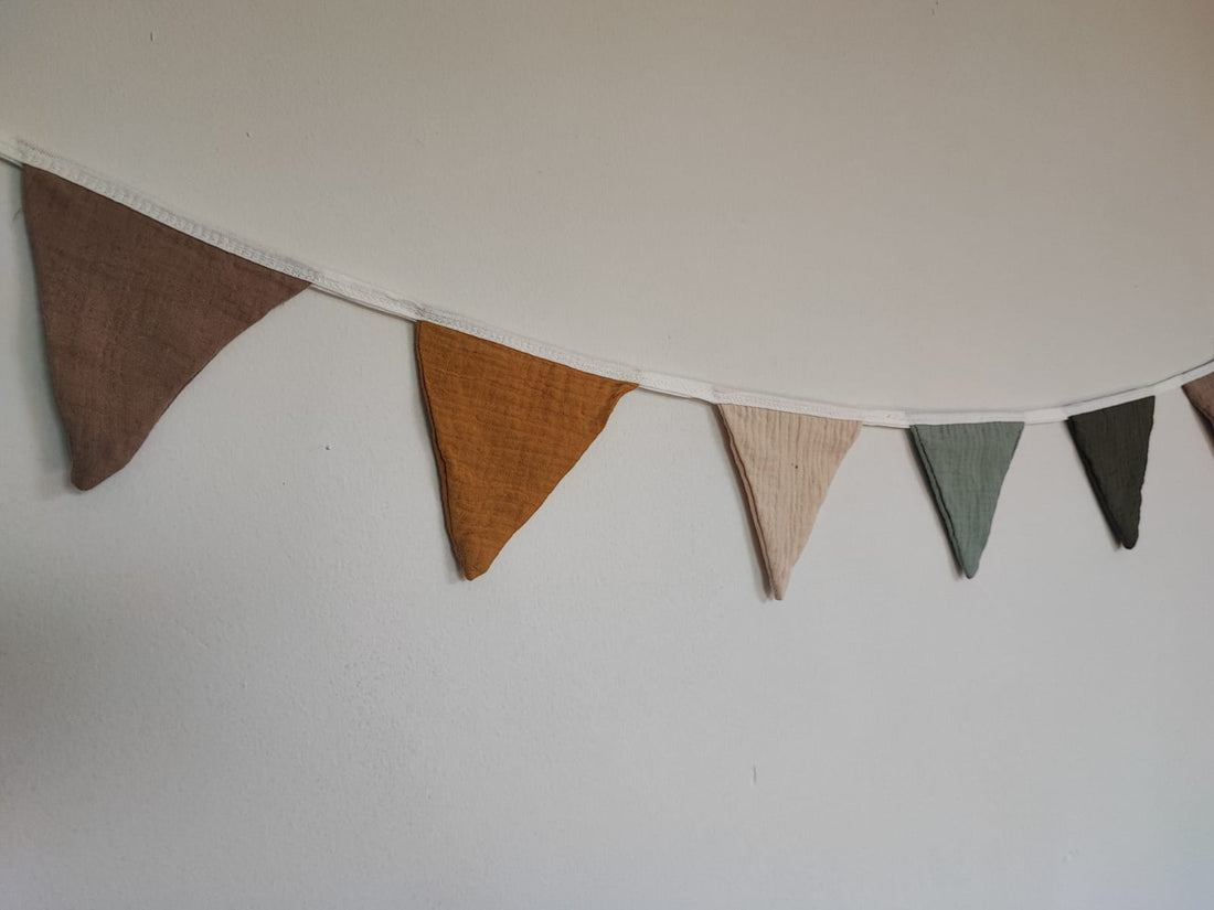 Banderín tela verde, mostaza y beige – Decora tu Fiesta